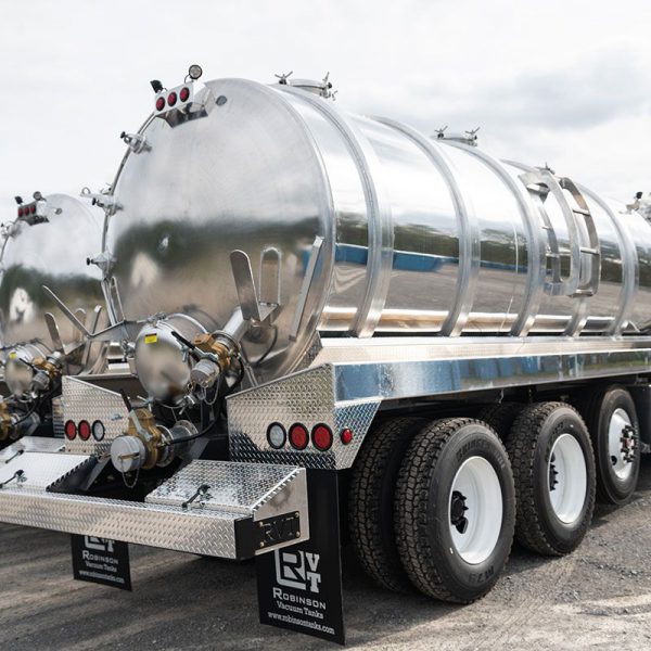 5,500-Gallon Commercial Septic Tank – Truck – Robinson Vacuum Tanks